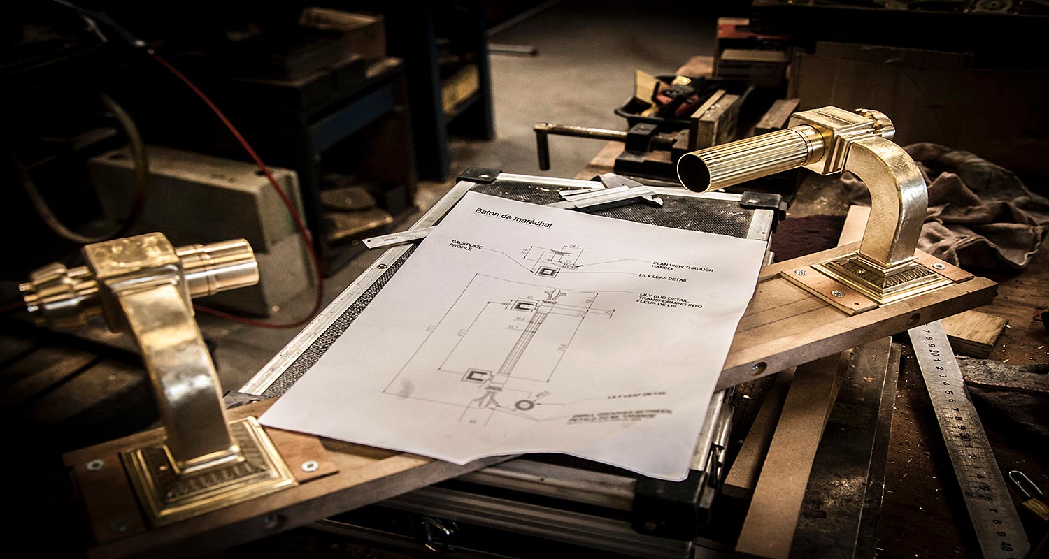 Plaque au sol en bronze pour votre Ville