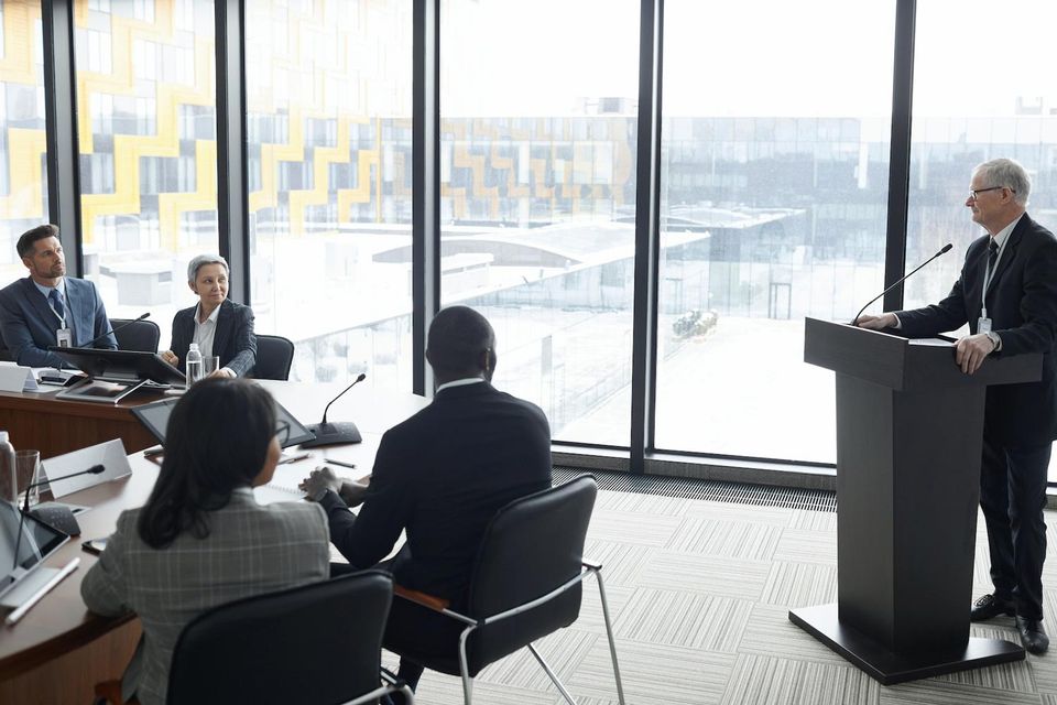 Cérémonie d'inauguration avec plaque d'inauguration